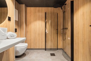 Quarto Superior | Casa de banho | Toalhas fornecidas 