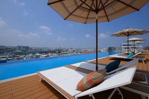 Piscina exterior sazonal 