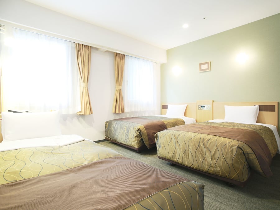 Escrivaninha, cortinas blackout, ferros/tábuas de passar roupa, Wi-Fi