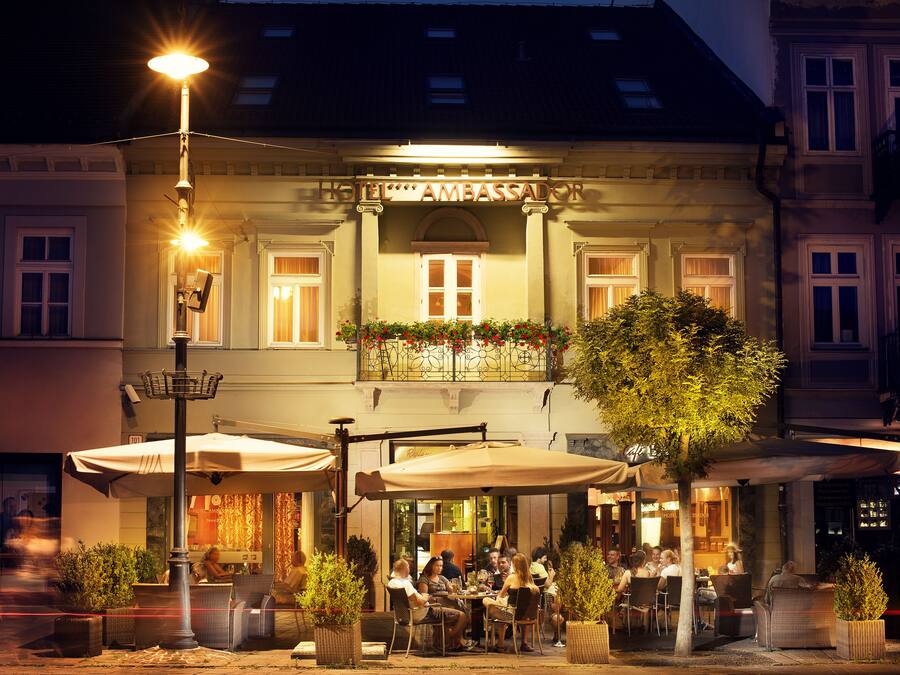 Fachada do alojamento (tarde/noite)