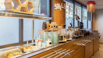 Pequeno-almoço tipo buffet diário mediante uma taxa