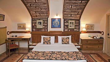 Quarto | Roupa de alta qualidade, edredões de penas, camas de colchão pillowtop