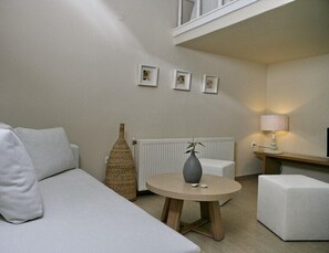 Suíte, piscina particular | Frigobar, cofres nos quartos, quartos à prova de som, Wi-Fi (sobretaxa)