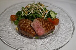 Café da manhã, almoço e jantar; culinária alemã 