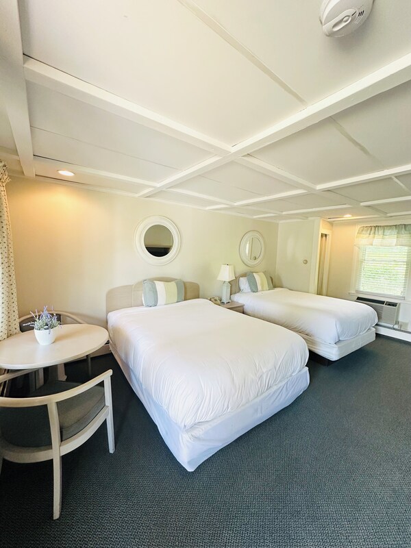 Shoreway Acres Inn & Cape Cod Lodging - Falmouth, MA