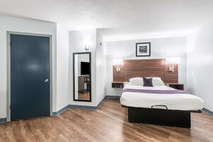 Quarto Standard, 1 cama queen-size, acessível | 1 quarto, secretária, cortinas/cortinados opacos, Wi-fi grátis 