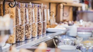 Pequeno-almoço completo diário incluído