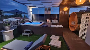 Sauna seca, banheira de hidromassagem