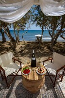 Suite, piscina privativa, vista para o mar | Pequeno-almoço | Pequeno-almoço tipo buffet diário (17 EUR por pessoa) 