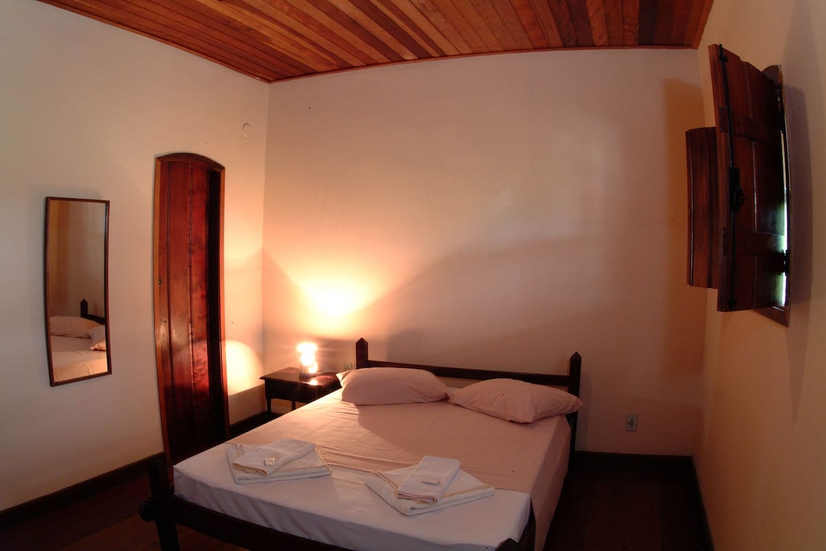 Quarto Quádruplo Standard | 1 quarto, minibar, ferro/tábua de engomar, Wi-fi grátis
