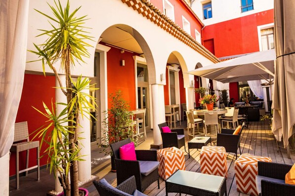 Hotel de Paris, Sète: Hotel Reviews, Rooms & Prices | Hoteles.com