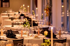 Pequenos-almoços e almoços servidos