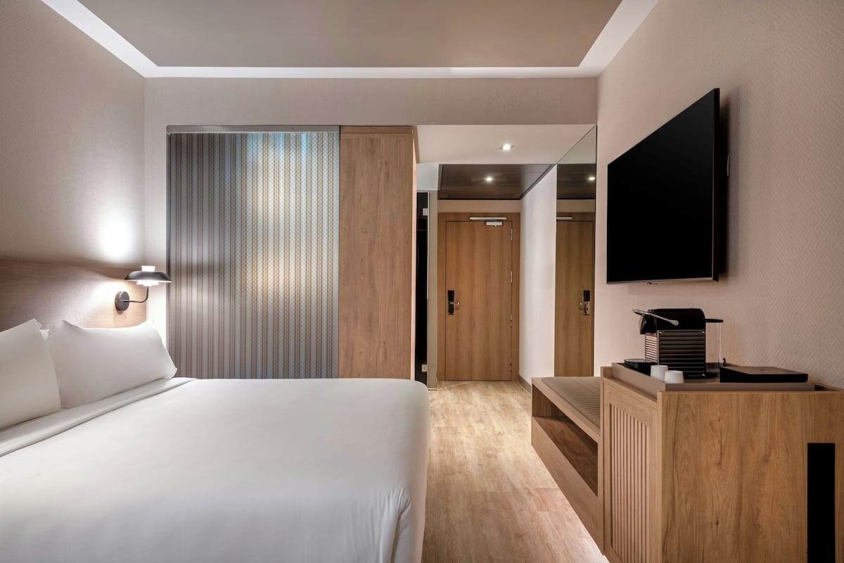 Quarto Superior, 1 cama king-size | Lençóis de algodão egípcio, roupa de alta qualidade, minibar 
