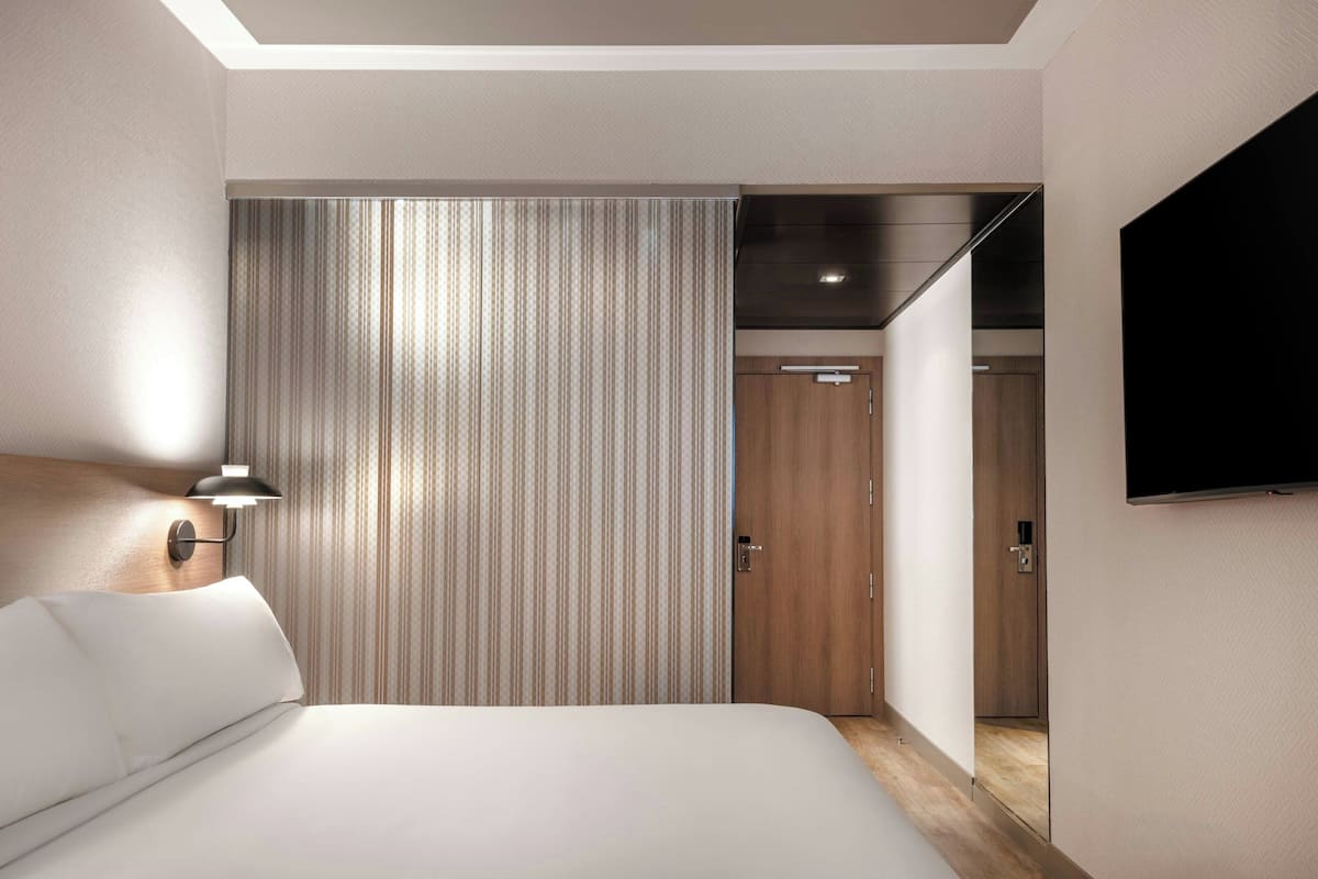 Quarto Standard, 1 cama king-size | Lençóis de algodão egípcio, roupa de alta qualidade, minibar 
