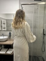 Um polibã, artigos de higiene pessoal grátis, um secador de cabelo 