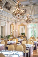 Café da manhã com buffet grátis todos os dias