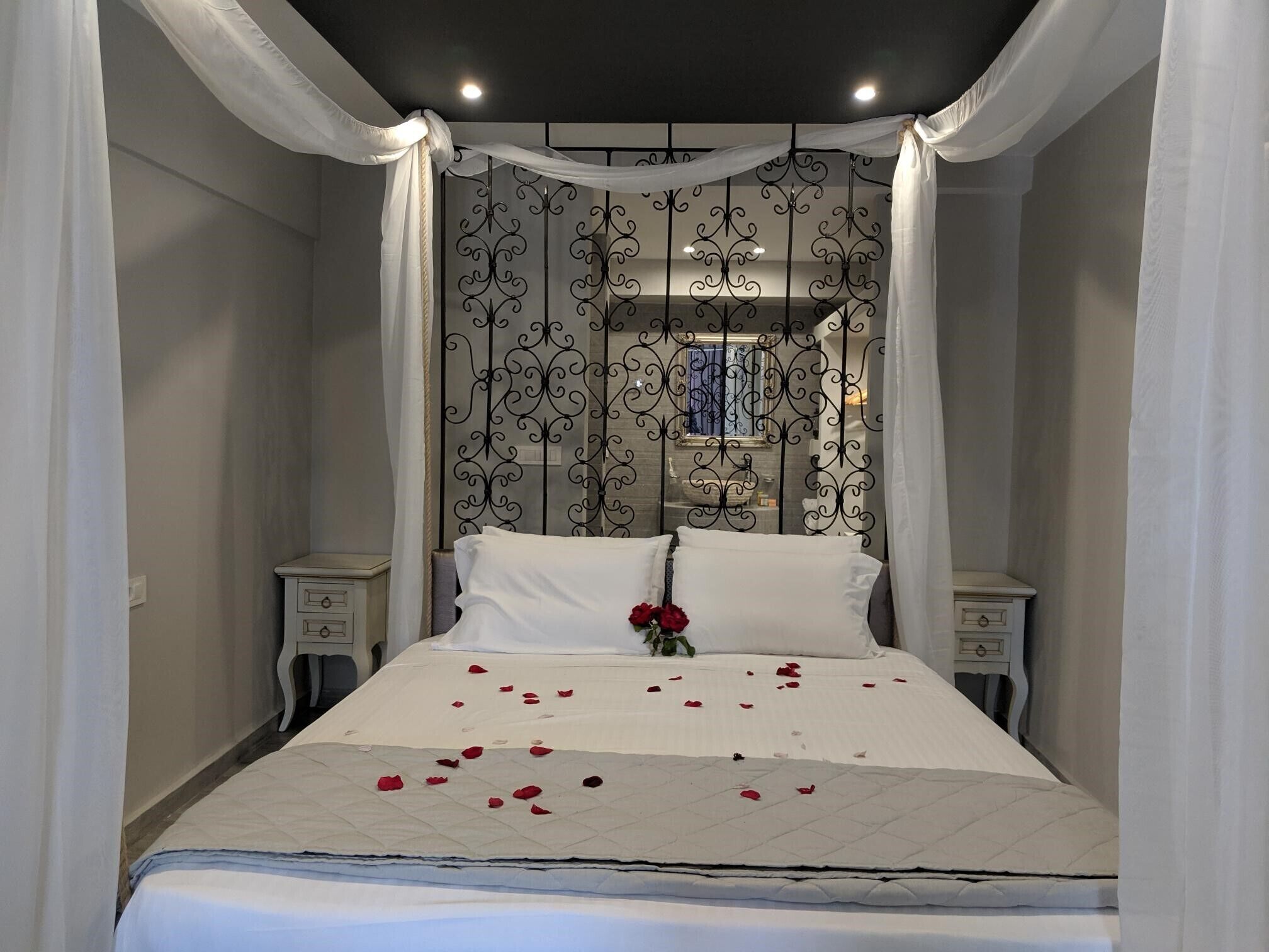 Ferro/tábua de engomar, Wi-fi grátis, roupa de cama fornecida 