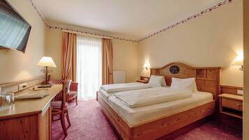 Quarto Duplo Standard | Cofre no quarto, Wi-fi grátis, roupa de cama fornecida