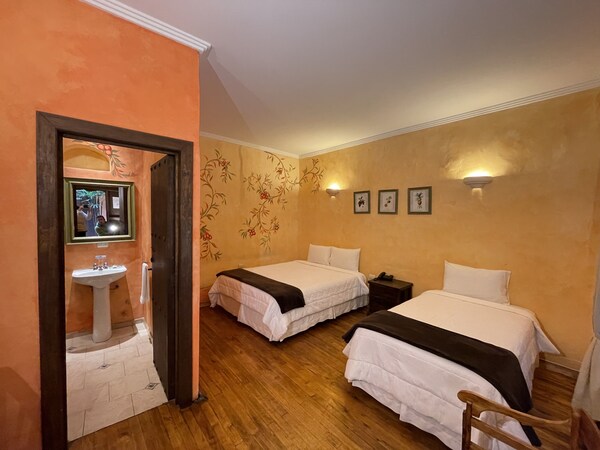 Hotel Nass Casa Del Aguila - Cuenca