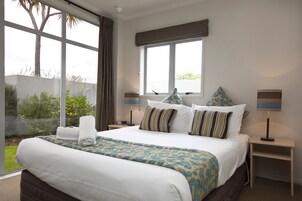 Suite, 3 quartos, banheira de hidromassagem | Roupa de alta qualidade, cofre no quarto, quartos insonorizados
