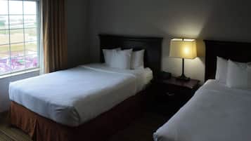 Suite, 1 quarto, não fumadores | 1 quarto, roupa de alta qualidade, secretária, ferro/tábua de engomar