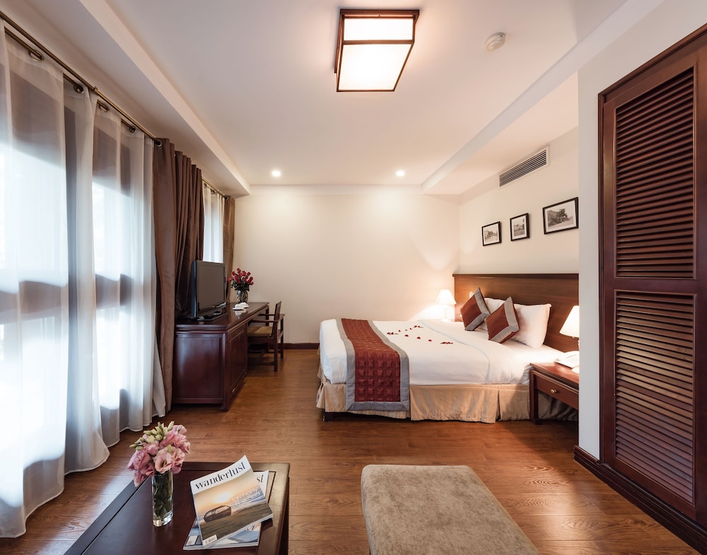 La Dolce Vita - Hanoi