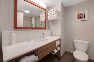 Quarto Standard | Casa de banho | Um secador de cabelo, toalhas fornecidas 