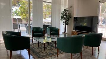 Televisor LCD de 36 polegadas com canais por cabo