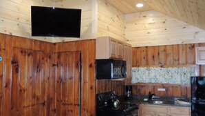 Quarto luxo, 2 quartos, para não fumantes (Lakeside Deluxe Two Bedroom Cottage) | Opções para refeição no quarto