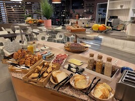 Café da manhã, almoço e jantar