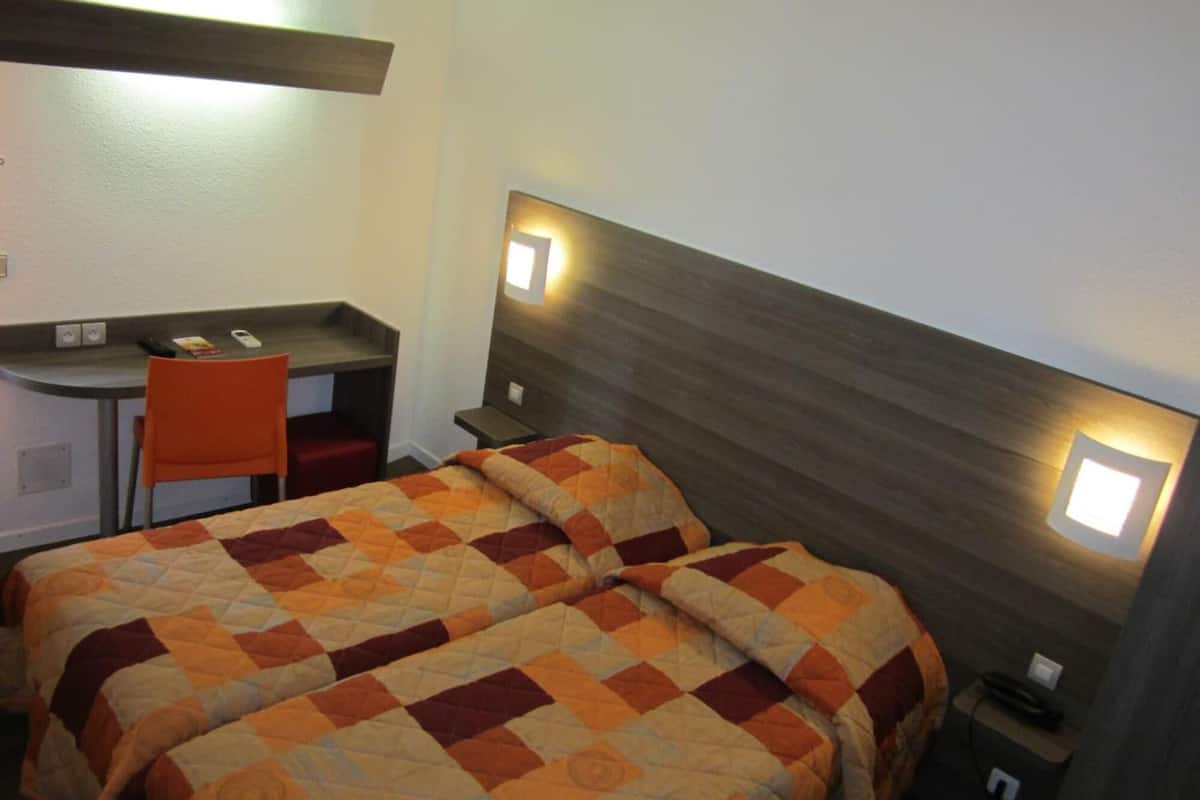 Escrivaninha, Wi-Fi de cortesia, roupa de cama