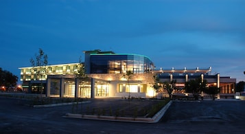 Fachada do alojamento (tarde/noite)