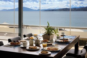 Pequeno-almoço tipo buffet diário incluído 