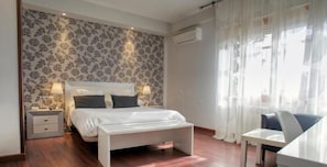 Escrivaninha, Wi-Fi de cortesia, roupa de cama