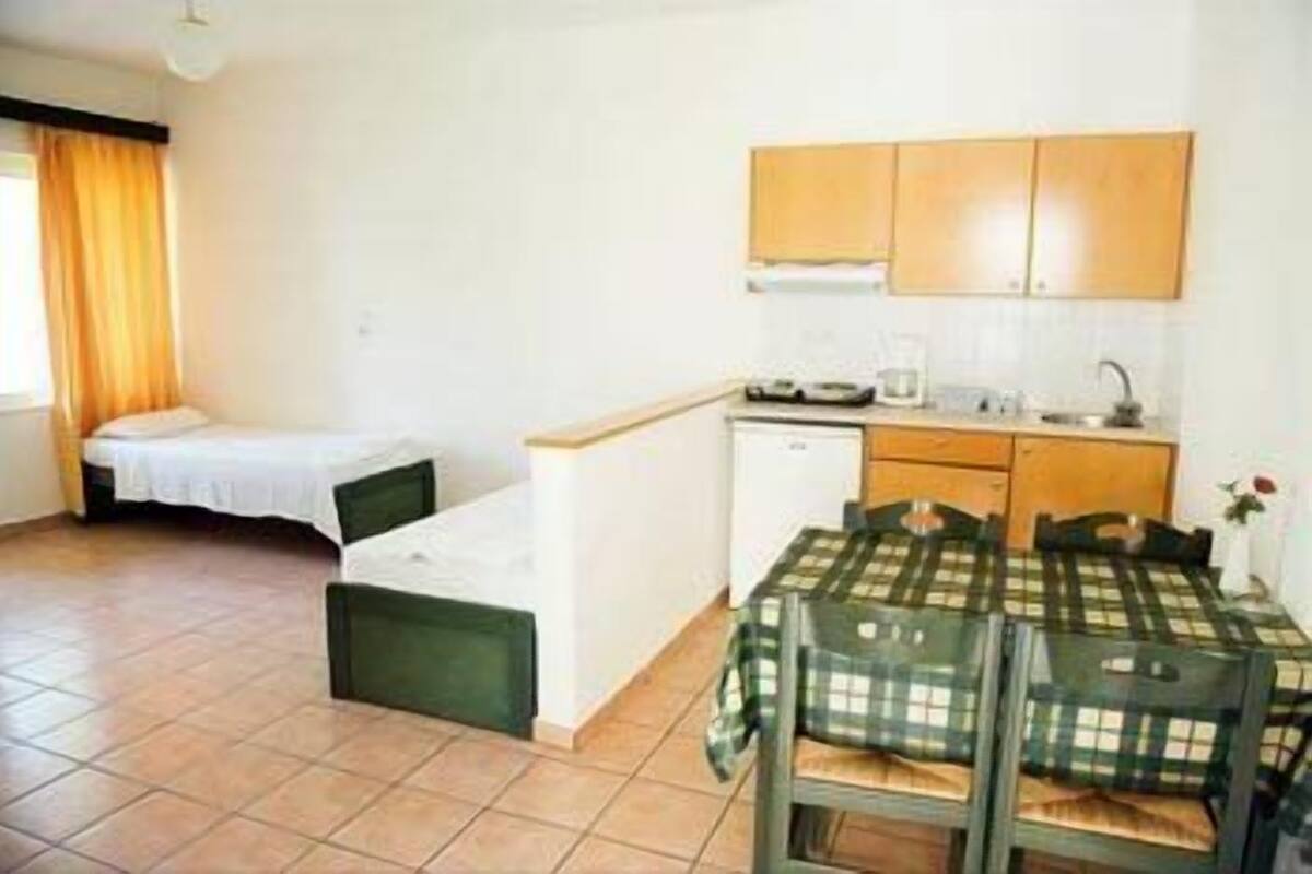 Apartment for 4 people | Cofres nos quartos, escrivaninha, berços grátis, Wi-Fi de cortesia