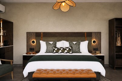 Tshukudu Game Lodge