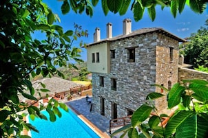 Casa, 3 quartos (Maisonette) | Piscina externa | Piscina externa, espreguiçadeiras