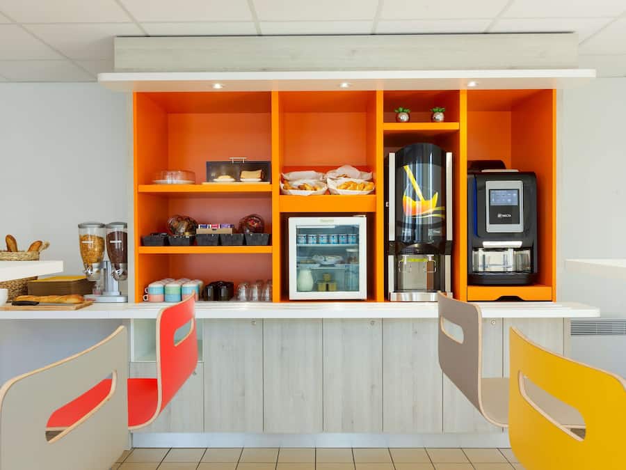 Café da manhã com buffet todos os dias (EUR 6.80 por pessoa)