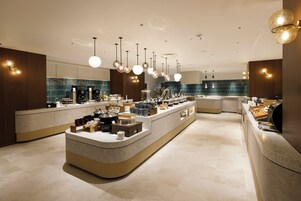 Pequenos-almoços, almoços e jantares servidos 