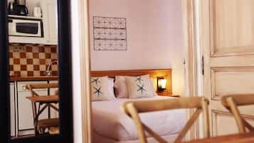 Appartement, 3 pièces, vue jardin, 3 étoiles | 2 quartos, roupas de cama premium, cofres nos quartos, cortinas blackout