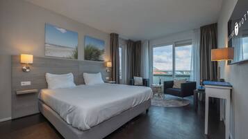 Quarto casal conforto, terraço | Cofres nos quartos, escrivaninha, cortinas blackout