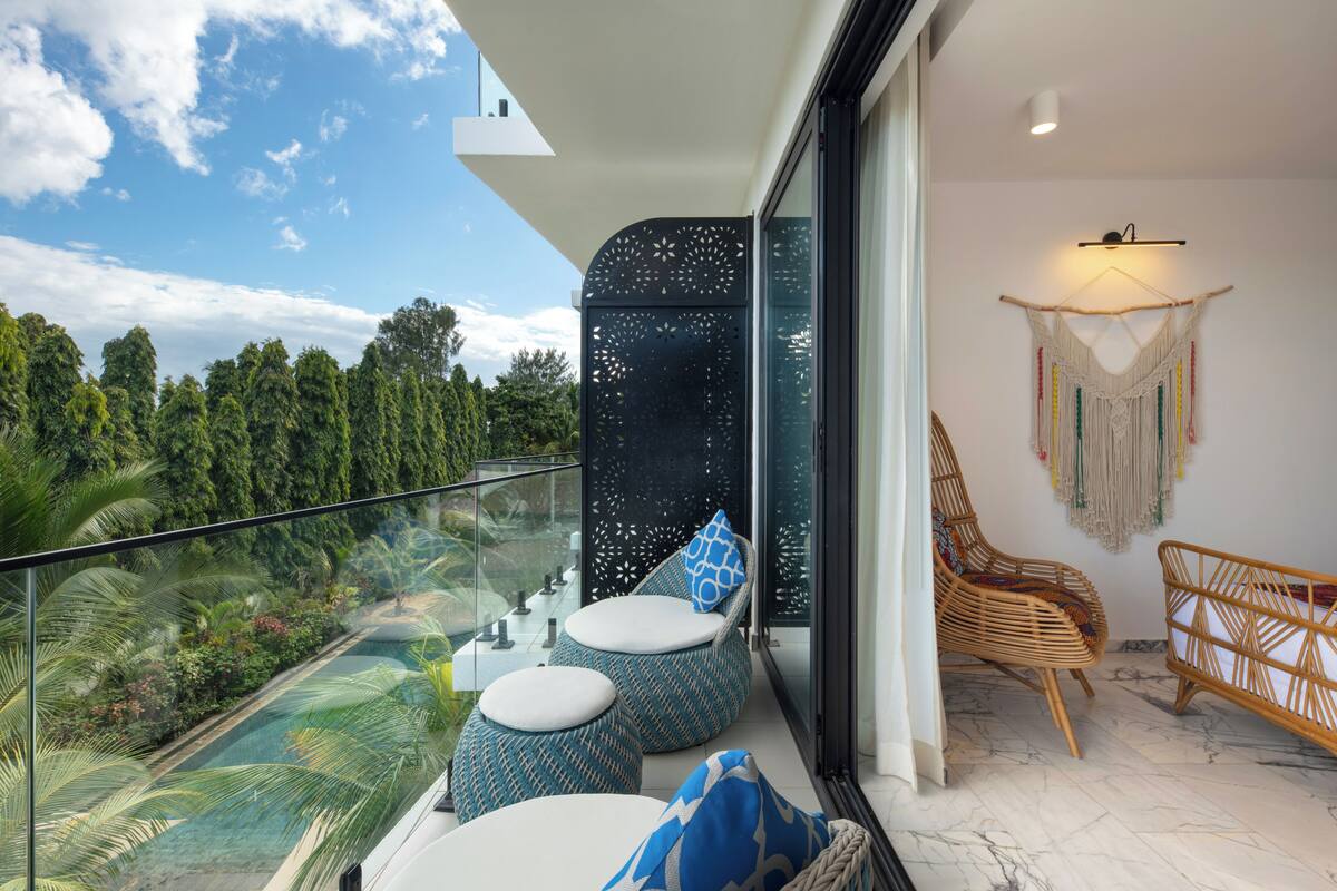 Z2 Hotel Double Room with Pool View 1st Floor | Lençóis de algodão egípcio, roupa de alta qualidade, minibar 