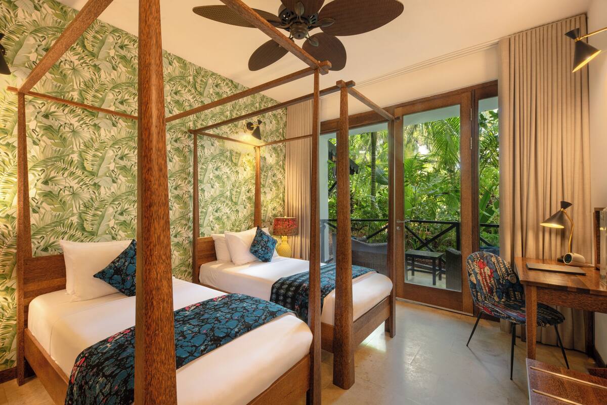 Twin Room, Garden View | Lençóis de algodão egípcio, roupa de alta qualidade, minibar 