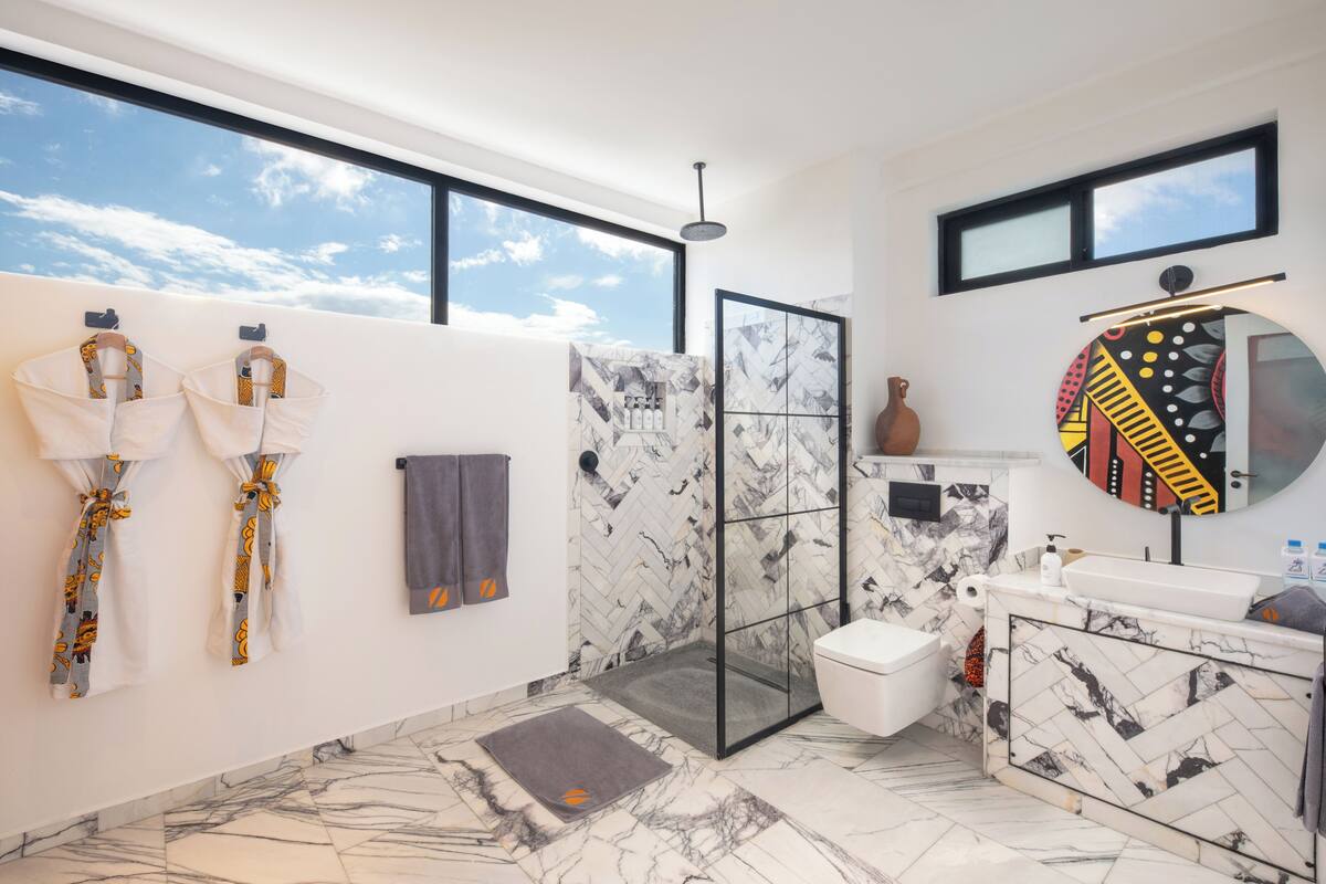 Quarto Duplo, varanda, vista para a piscina | Lençóis de algodão egípcio, roupa de alta qualidade, minibar 