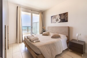 Suite Superior | Minibar, cofre no quarto, Wi-fi grátis, roupa de cama fornecida 