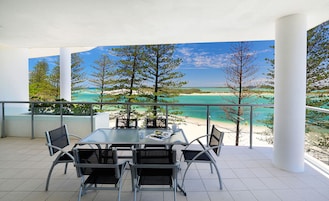 Apartamento, 3 quartos, vista para a praia | Varanda