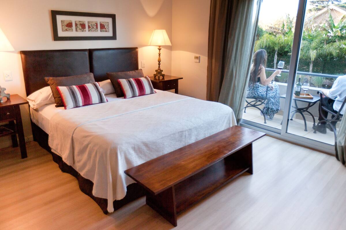 Quarto luxo | Roupas de cama premium, frigobar, cofres nos quartos, escrivaninha