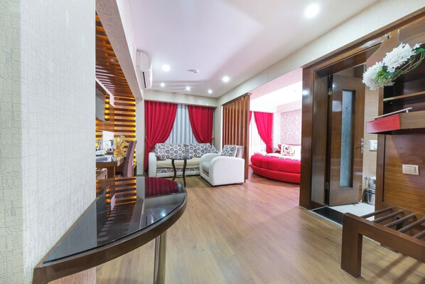 Suíte | Roupas de cama premium, frigobar, cofres nos quartos