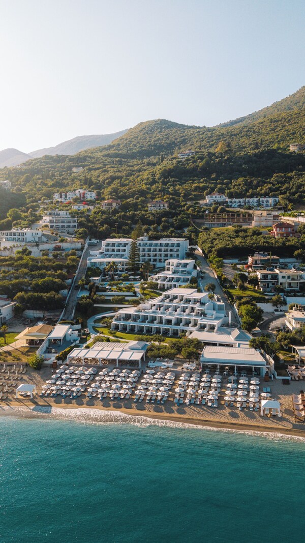 Lichnos Beach Hotel & Suites - Greece