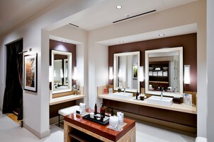 Sala(s) para tratamentos a casais, sauna, banho turco 